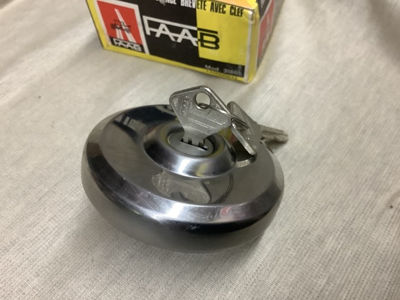 英国 レア ガスキャップ | FAAB UFO型 ビンテージガスキャップNOS